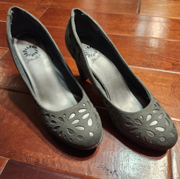 Yellow Box | Shoes | Yellow Box Gray Suede Heels | Poshmark